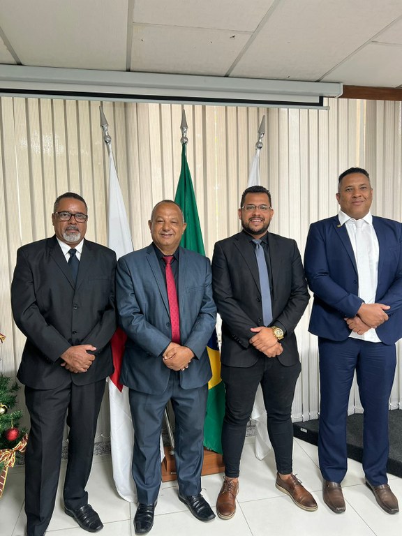 Mesa Diretora é empossada em sessão solene na CMPL — Câmara Municipal ...